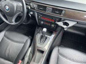 Black BMW 318 2011 in Riga, with an engine capacity of 2.00 L and mileage of 263 thousand km for 5200 €, photo 17 on AUTOMOTO.COM.LV