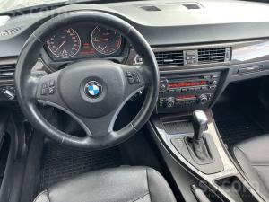 Black BMW 318 2011 in Riga, with an engine capacity of 2.00 L and mileage of 263 thousand km for 5200 €, photo 19 on AUTOMOTO.COM.LV