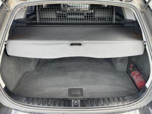 Black BMW 318 2011 in Riga, with an engine capacity of 2.00 L and mileage of 263 thousand km for 5200 €, photo 26 on AUTOMOTO.COM.LV