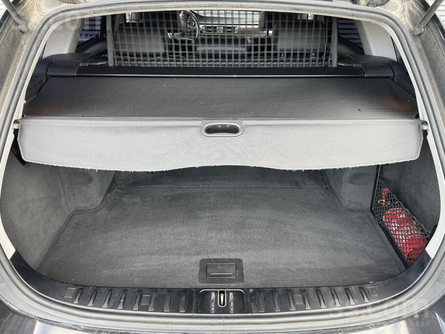 Black BMW 318 2011 in Riga, with an engine capacity of 2.00 L and mileage of 263 thousand km for 5200 €, photo 26 on AUTOMOTO.COM.LV