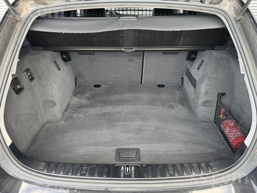 Black BMW 318 2011 in Riga, with an engine capacity of 2.00 L and mileage of 263 thousand km for 5200 €, photo 27 on AUTOMOTO.COM.LV