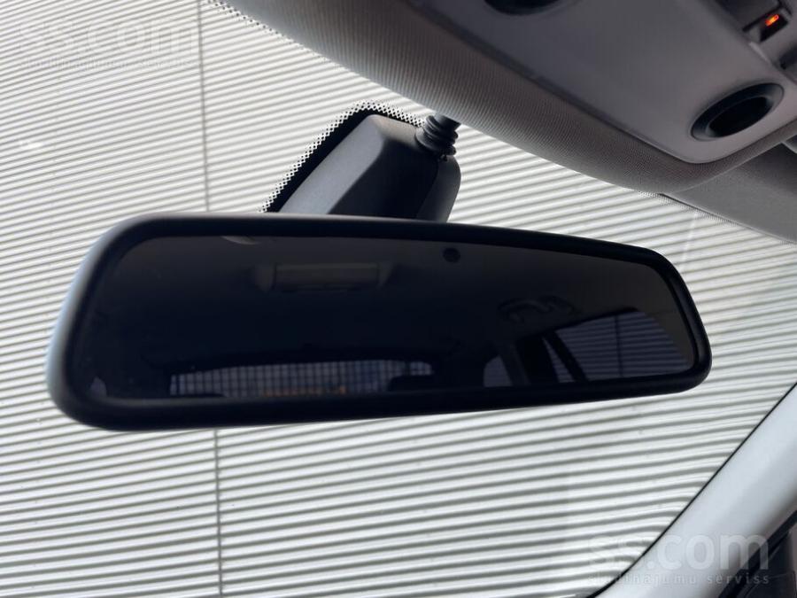 Black BMW 318 2011 in Riga, with an engine capacity of 2.00 L and mileage of 263 thousand km for 5200 €, photo 31 on AUTOMOTO.COM.LV