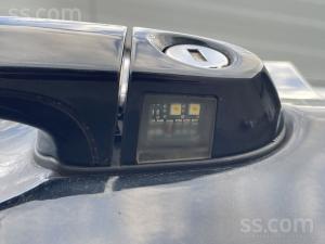 Black BMW 318 2011 in Riga, with an engine capacity of 2.00 L and mileage of 263 thousand km for 5200 €, photo 32 on AUTOMOTO.COM.LV