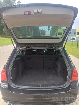 Black BMW 318 2011 in Ogre, with an engine capacity of 2.00 L and mileage of 273 thousand km for 5055 €, photo 12 on AUTOMOTO.COM.LV