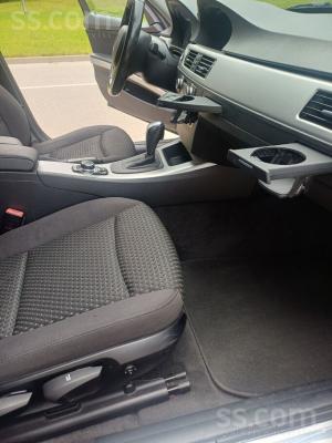 Black BMW 318 2011 in Ogre, with an engine capacity of 2.00 L and mileage of 273 thousand km for 5055 €, photo 22 on AUTOMOTO.COM.LV