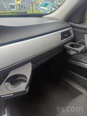 Black BMW 318 2011 in Ogre, with an engine capacity of 2.00 L and mileage of 273 thousand km for 5055 €, photo 23 on AUTOMOTO.COM.LV
