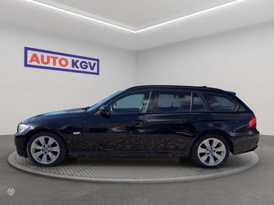 Black BMW 318 2011 in Kaunas, with an engine capacity of 2.00 L and mileage of 376 thousand km for 4999 €, photo 3 on AUTOMOTO.COM.LV