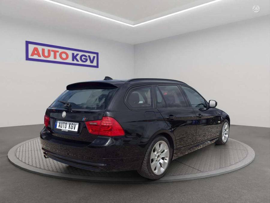 Black BMW 318 2011 in Kaunas, with an engine capacity of 2.00 L and mileage of 376 thousand km for 4999 €, photo 6 on AUTOMOTO.COM.LV