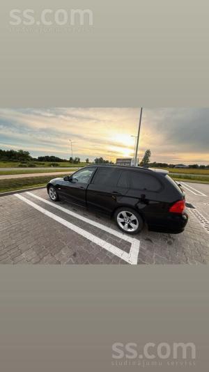 Melns BMW 318 2011 Valmiera, ar dzinēja tilpumu 2.00 L un nobraukumu 391 tūkst. km par 4200 €, foto  vietnē AUTOMOTO.COM.LV