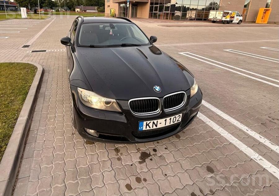Black BMW 318 2011 in Valmiera, with an engine capacity of 2.00 L and mileage of 391 thousand km for 4200 €, photo 4 on AUTOMOTO.COM.LV