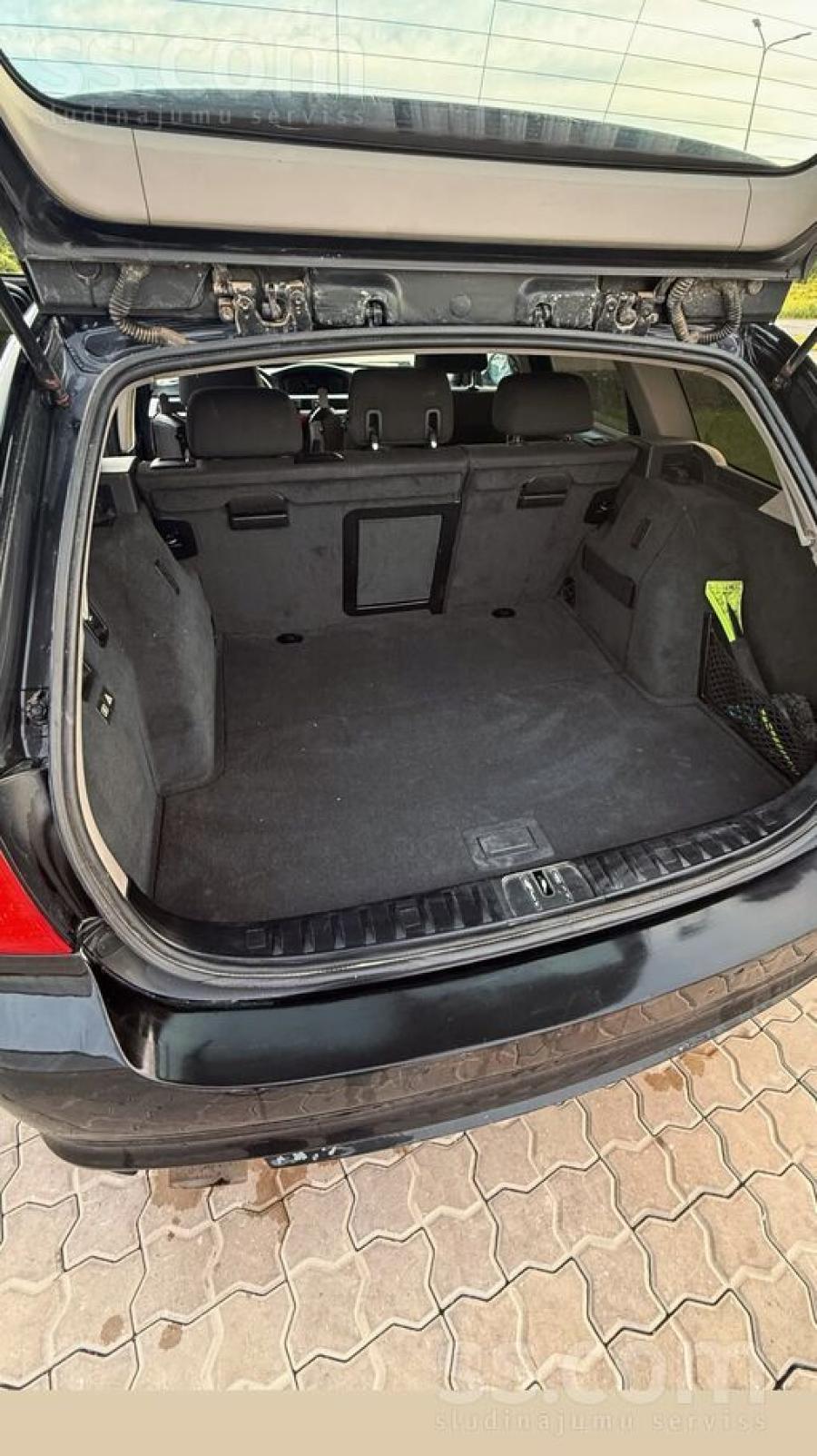 Black BMW 318 2011 in Valmiera, with an engine capacity of 2.00 L and mileage of 391 thousand km for 4200 €, photo 5 on AUTOMOTO.COM.LV