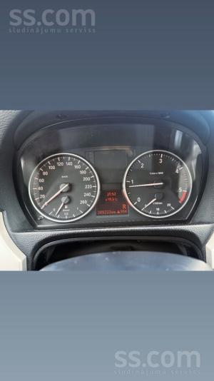 Black BMW 318 2011 in Valmiera, with an engine capacity of 2.00 L and mileage of 391 thousand km for 4200 €, photo 7 on AUTOMOTO.COM.LV