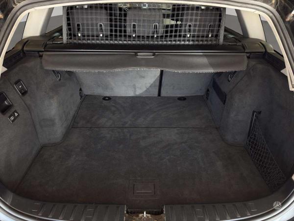 Black BMW 318 2011 in Kaunas, with an engine capacity of 2.00 L and mileage of 376 thousand km for 4999 €, photo 10 on AUTOMOTO.COM.LV