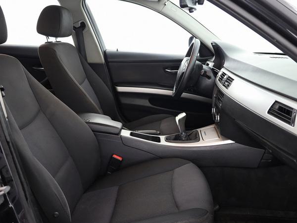 Black BMW 318 2011 in Tallinn, with an engine capacity of 2.00 L and mileage of 482 thousand km for 1899 €, photo 6 on AUTOMOTO.COM.LV