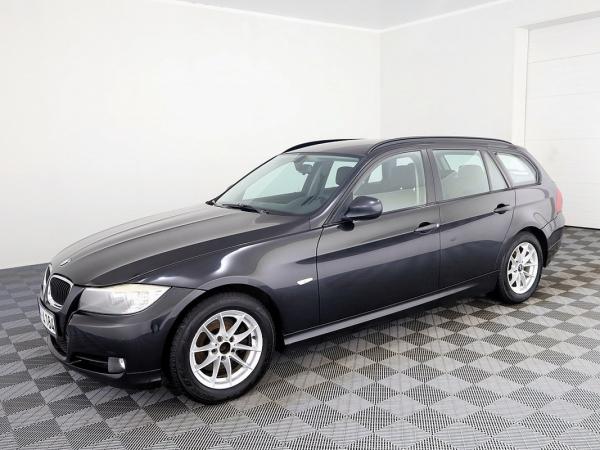 Black BMW 318 2011 in Tallinn, with an engine capacity of 2.00 L and mileage of 482 thousand km for 1899 €, photo 9 on AUTOMOTO.COM.LV