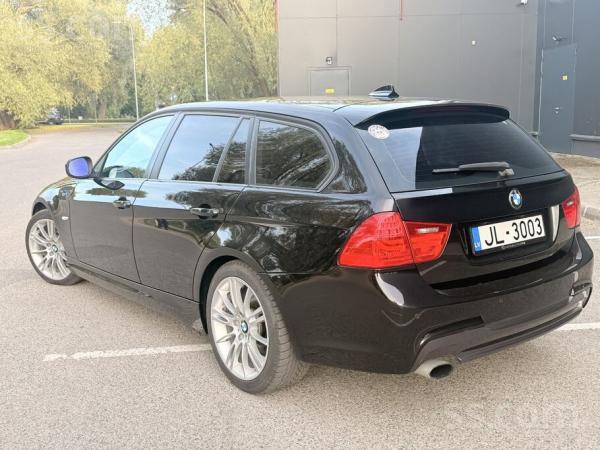 BMW 318 2011 in Riga on AUTOMOTO.COM.LV Black BMW 318 2011 in Riga, with an engine capacity of 2.00 L and mileage of 249 thousand km for 5700 €, photo 4 on AUTOMOTO.COM.LV