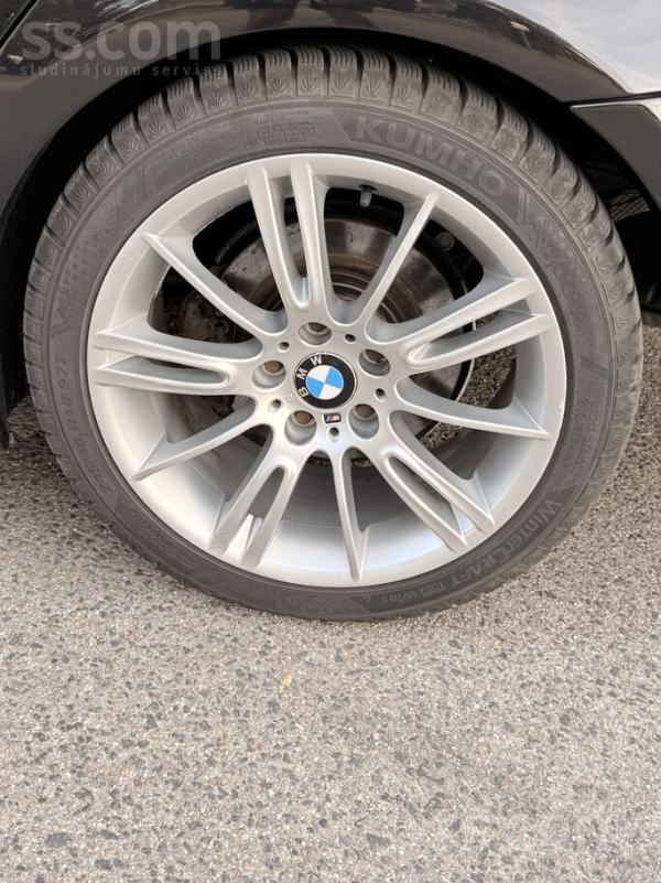 BMW 318 2011 in Riga on AUTOMOTO.COM.LV Black BMW 318 2011 in Riga, with an engine capacity of 2.00 L and mileage of 249 thousand km for 5700 €, photo 9 on AUTOMOTO.COM.LV