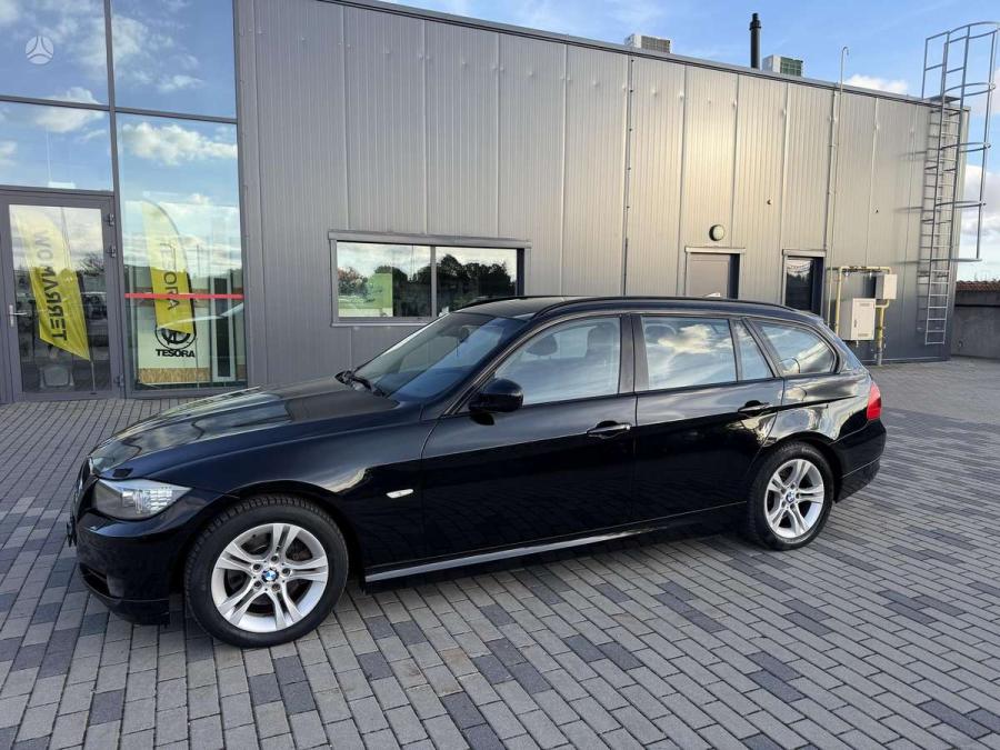Melns BMW 318 2011 Šauļi, ar dzinēja tilpumu 2.00 L un nobraukumu 303 tūkst. km par 3990 €, foto 4 vietnē AUTOMOTO.COM.LV