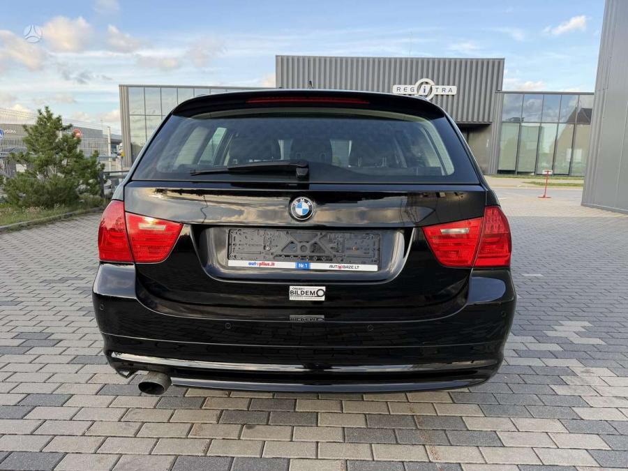 Melns BMW 318 2011 Šauļi, ar dzinēja tilpumu 2.00 L un nobraukumu 303 tūkst. km par 3990 €, foto 7 vietnē AUTOMOTO.COM.LV