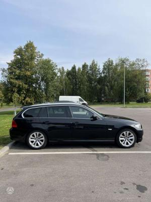 Черный БМВ 318 2011 в Вильнюс, объемом двигателя 2.00 л и пробегом 356 тыс. км за 3100 €, фото 5 на AUTOMOTO.COM.LV