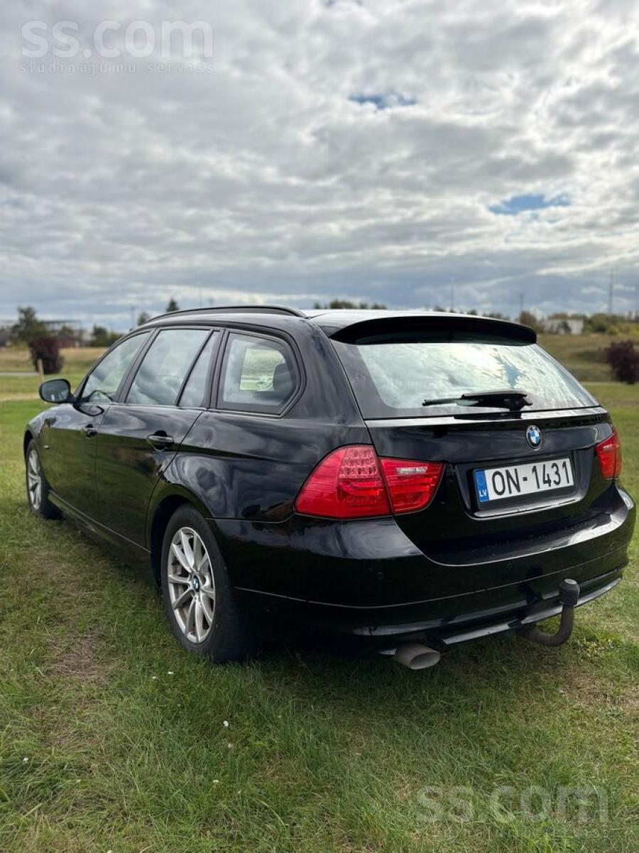 Black BMW 318 2011 in Daugavpils, with an engine capacity of 2.00 L and mileage of 307 thousand km for 4400 €, photo 3 on AUTOMOTO.COM.LV