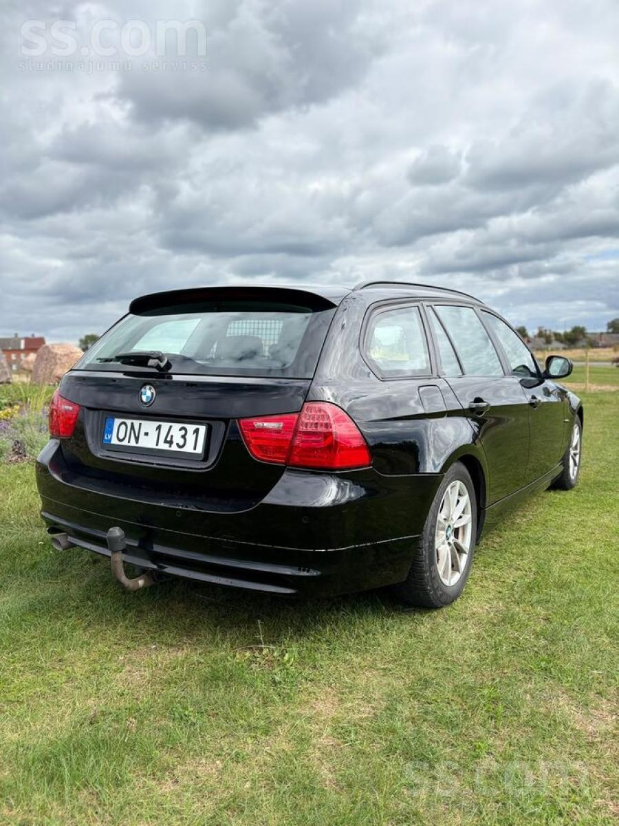 Black BMW 318 2011 in Daugavpils, with an engine capacity of 2.00 L and mileage of 307 thousand km for 4400 €, photo 7 on AUTOMOTO.COM.LV