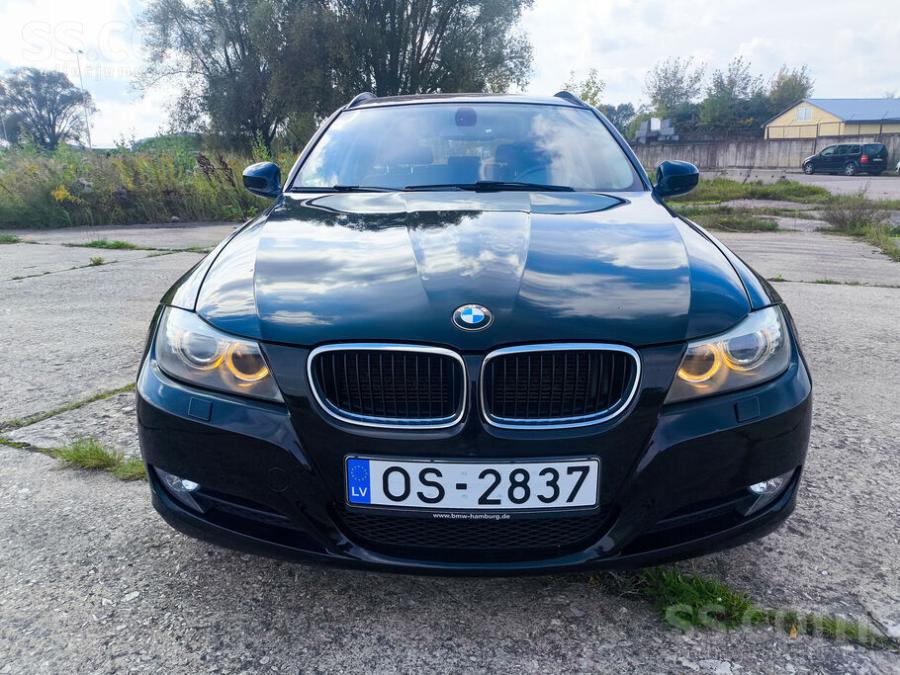 Black BMW 318 2011 in Riga, with an engine capacity of 2.00 L and mileage of 302 thousand km for 4490 €, photo 3 on AUTOMOTO.COM.LV