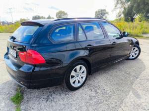 Black BMW 318 2011 in Riga, with an engine capacity of 2.00 L and mileage of 302 thousand km for 4490 €, photo 7 on AUTOMOTO.COM.LV