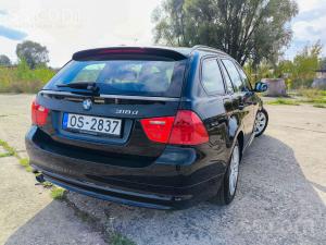 Black BMW 318 2011 in Riga, with an engine capacity of 2.00 L and mileage of 302 thousand km for 4490 €, photo 8 on AUTOMOTO.COM.LV