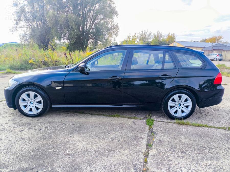Black BMW 318 2011 in Riga, with an engine capacity of 2.00 L and mileage of 302 thousand km for 4490 €, photo 12 on AUTOMOTO.COM.LV