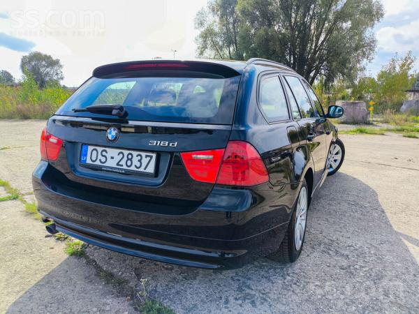 Melns BMW 318 2011 Rīga, ar dzinēja tilpumu 2.00 L un nobraukumu 302 tūkst. km par 4490 €, foto 8 vietnē AUTOMOTO.COM.LV