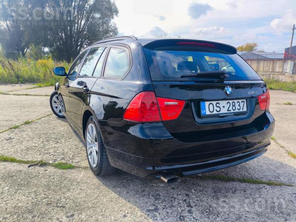 Melns BMW 318 2011 Rīga, ar dzinēja tilpumu 2.00 L un nobraukumu 302 tūkst. km par 4490 €, foto 10 vietnē AUTOMOTO.COM.LV