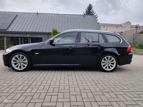 БМВ 318 2011 в Кедайняй на AUTOMOTO.COM.LV Черный БМВ 318 2011 в Кедайняй, объемом двигателя 2.00 л и пробегом 284 тыс. км за 4600 €, фото 10 на AUTOMOTO.COM.LV