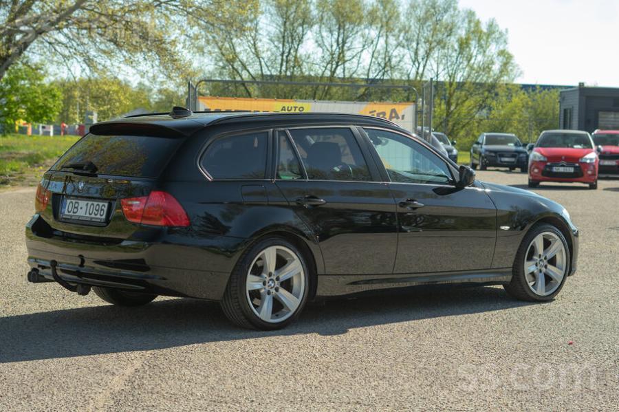 Black BMW 318 2012 in Liepaja, with an engine capacity of 2.00 L and mileage of 266 thousand km for 6450 €, photo 4 on AUTOMOTO.COM.LV