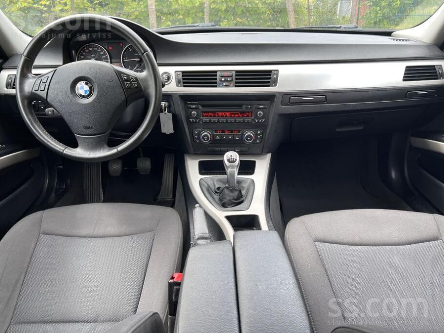 Black BMW 318 2012 in Jelgava, with an engine capacity of 2.00 L and mileage of 269 thousand km for 1450 €, photo 17 on AUTOMOTO.COM.LV