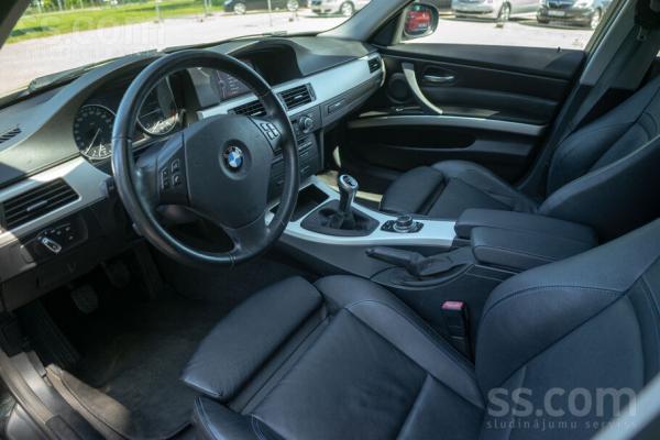 Black BMW 318 2012 in Liepaja, with an engine capacity of 2.00 L and mileage of 266 thousand km for 6250 €, photo 9 on AUTOMOTO.COM.LV