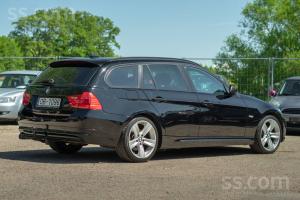 Black BMW 318 2012 in Liepaja, with an engine capacity of 2.00 L and mileage of 266 thousand km for 6250 €, photo 6 on AUTOMOTO.COM.LV