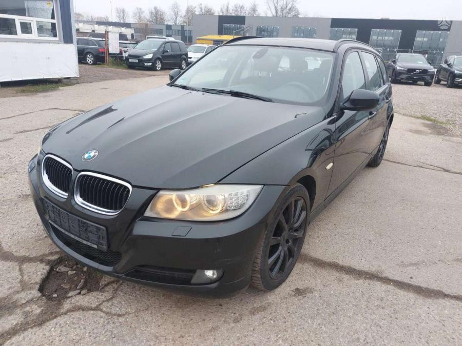 Melns BMW 318 2012 Kauņa, ar dzinēja tilpumu 2.00 L un nobraukumu 300 tūkst. km par 3890 €, foto 1 vietnē AUTOMOTO.COM.LV