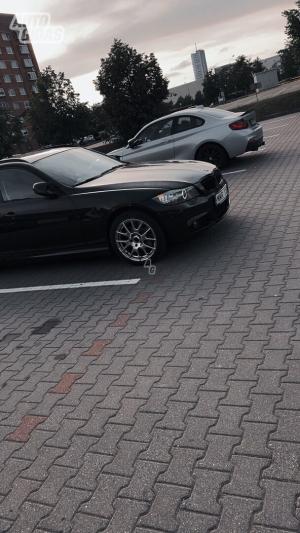 Black BMW 318 2012 in Klaipeda, with an engine capacity of 1.80 L and mileage of 355 thousand km for 6000 €, photo 7 on AUTOMOTO.COM.LV