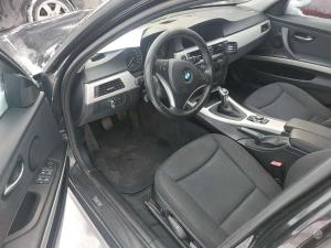 Black BMW 318 2012 in Kaunas, with an engine capacity of 2.00 L and mileage of 300 thousand km for 3890 €, photo 6 on AUTOMOTO.COM.LV