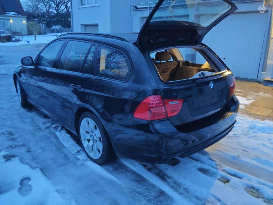 Melns BMW 318 2012 Telšiai, ar dzinēja tilpumu 2.00 L un nobraukumu 253 tūkst. km par 3950 €, foto 3 vietnē AUTOMOTO.COM.LV