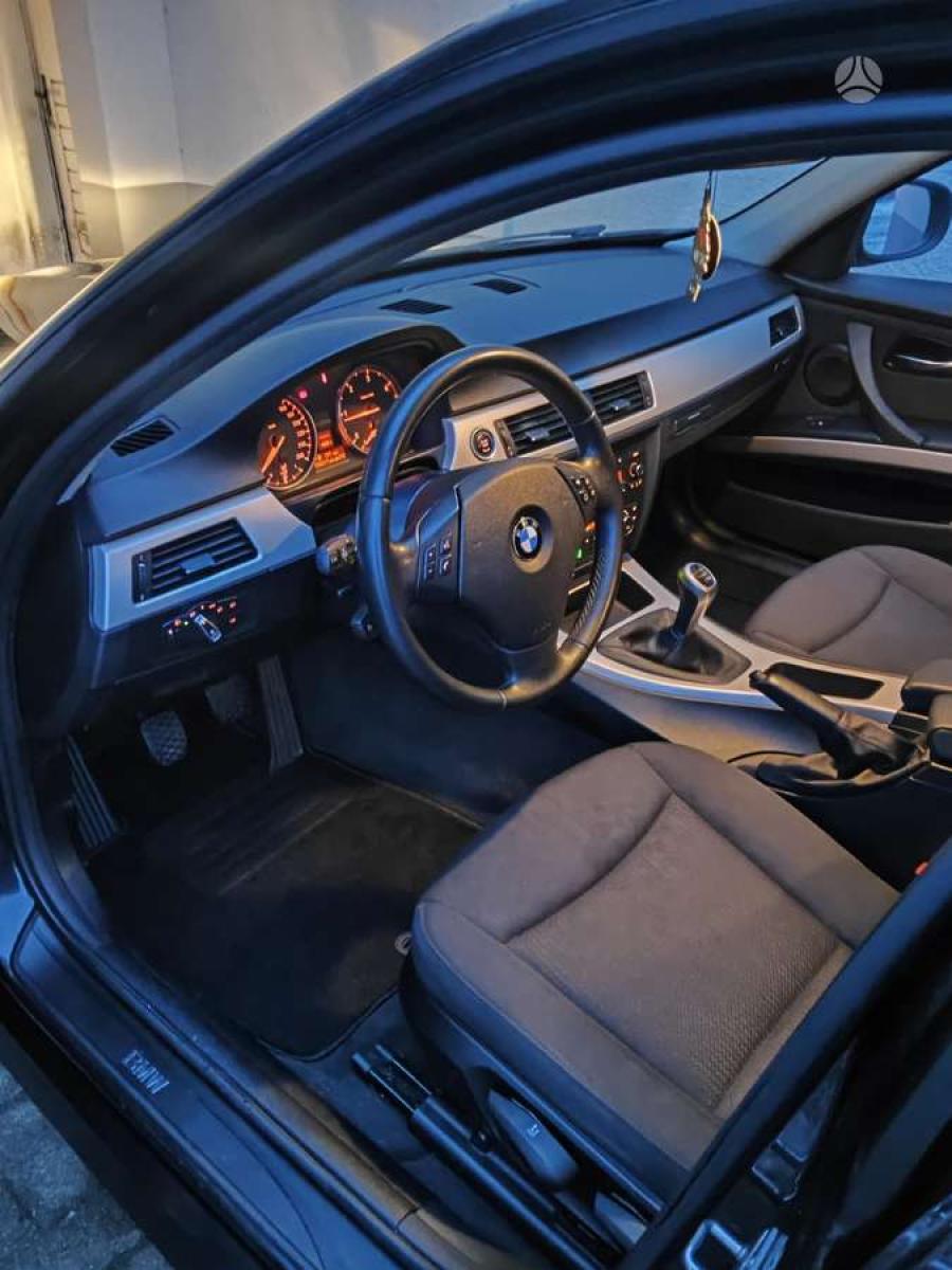 Melns BMW 318 2012 Telšiai, ar dzinēja tilpumu 2.00 L un nobraukumu 253 tūkst. km par 3950 €, foto 4 vietnē AUTOMOTO.COM.LV