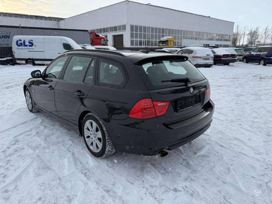 Melns BMW 318 2012 Marijampole, ar dzinēja tilpumu 2.00 L un nobraukumu 415 tūkst. km par 3900 €, foto 3 vietnē AUTOMOTO.COM.LV