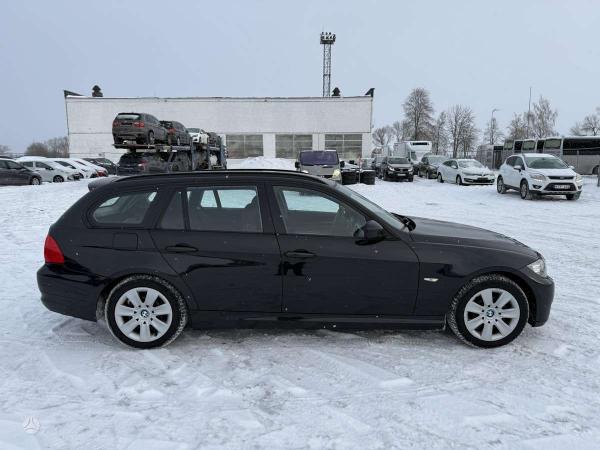 Black BMW 318 2012 in Marijampole, with an engine capacity of 2.00 L and mileage of 415 thousand km for 3900 €, photo 5 on AUTOMOTO.COM.LV