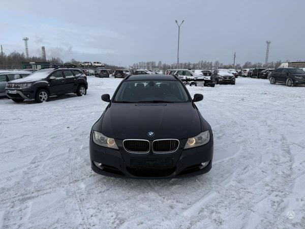 Black BMW 318 2012 in Marijampole, with an engine capacity of 2.00 L and mileage of 415 thousand km for 3900 €, photo 7 on AUTOMOTO.COM.LV
