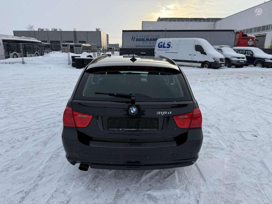 Melns BMW 318 2012 Marijampole, ar dzinēja tilpumu 2.00 L un nobraukumu 415 tūkst. km par 3900 €, foto 8 vietnē AUTOMOTO.COM.LV