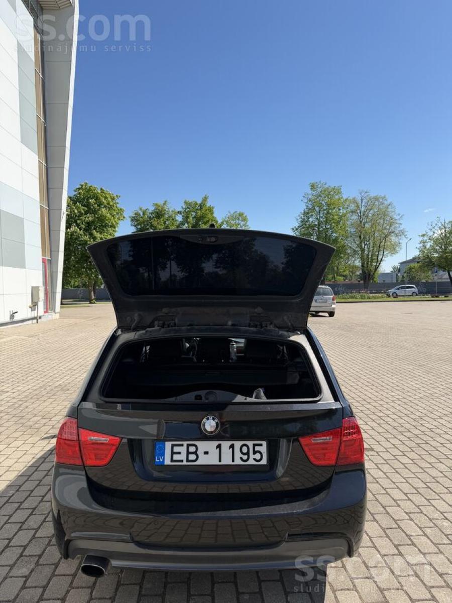 Black BMW 318 2012 in Riga, with an engine capacity of 2.00 L and mileage of 324 thousand km for 11100 €, photo 5 on AUTOMOTO.COM.LV