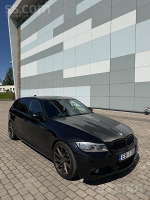 Black BMW 318 2012 in Riga, with an engine capacity of 2.00 L and mileage of 324 thousand km for 11100 €, photo 8 on AUTOMOTO.COM.LV