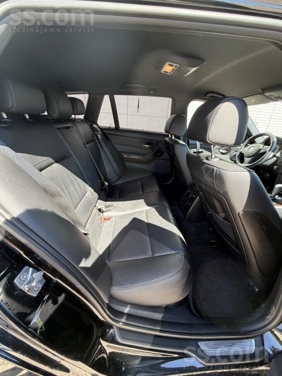 Black BMW 318 2012 in Riga, with an engine capacity of 2.00 L and mileage of 324 thousand km for 11100 €, photo 12 on AUTOMOTO.COM.LV