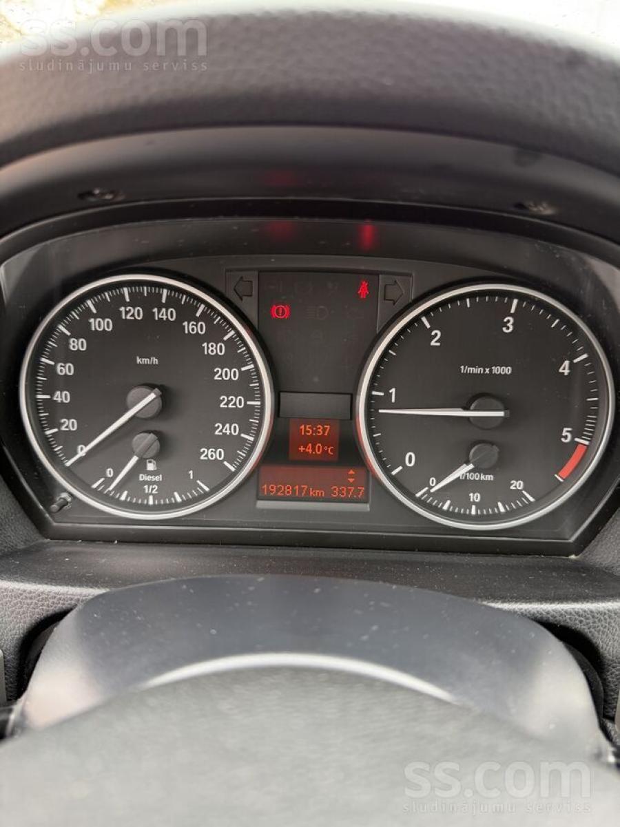 Melns BMW 318 2012 Daugavpils, ar dzinēja tilpumu 2.00 L un nobraukumu 193 tūkst. km par 4700 €, foto 10 vietnē AUTOMOTO.COM.LV